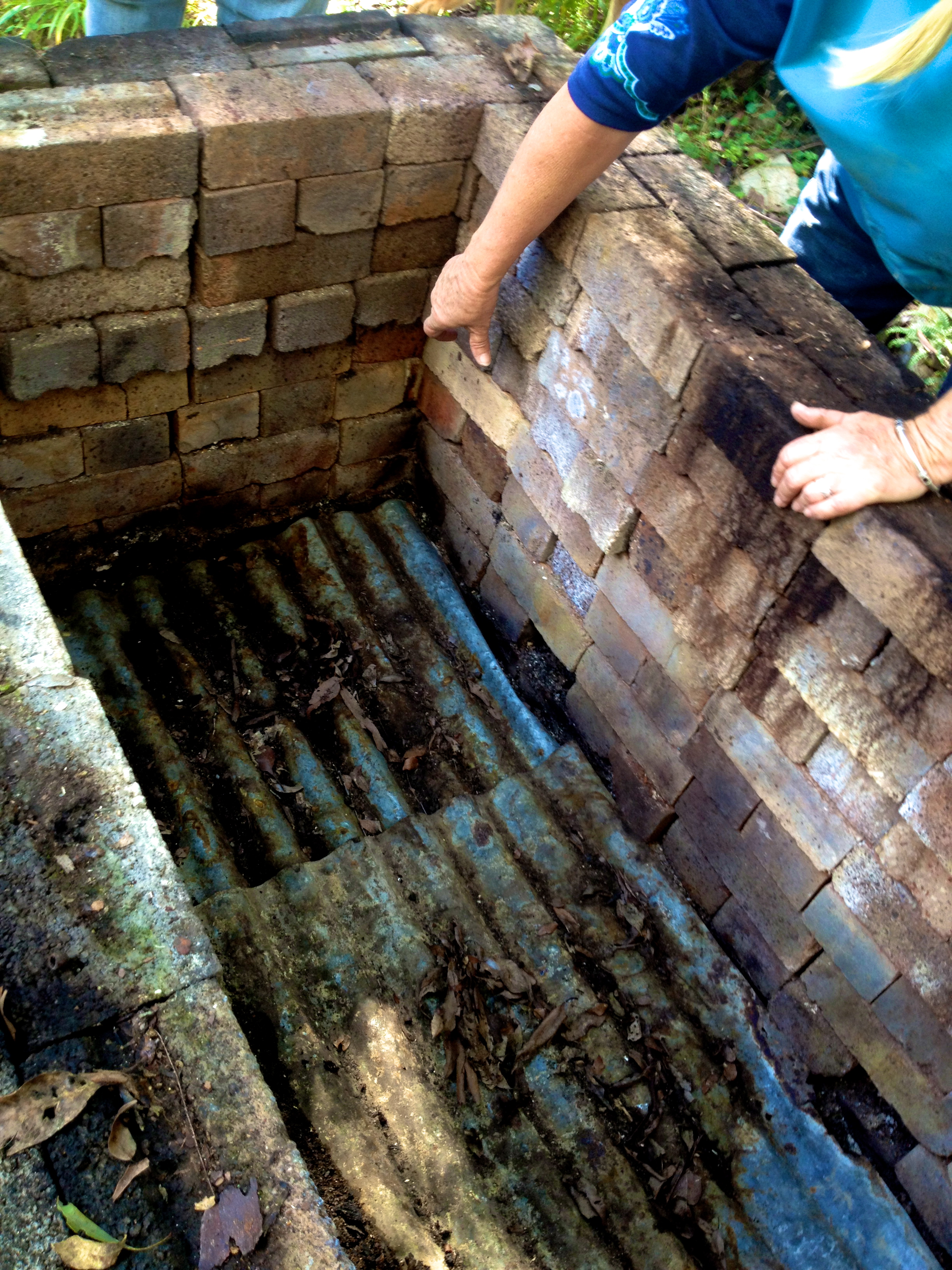 Pit Firing: Step-by-step Instructions - Marian Williams Pottery